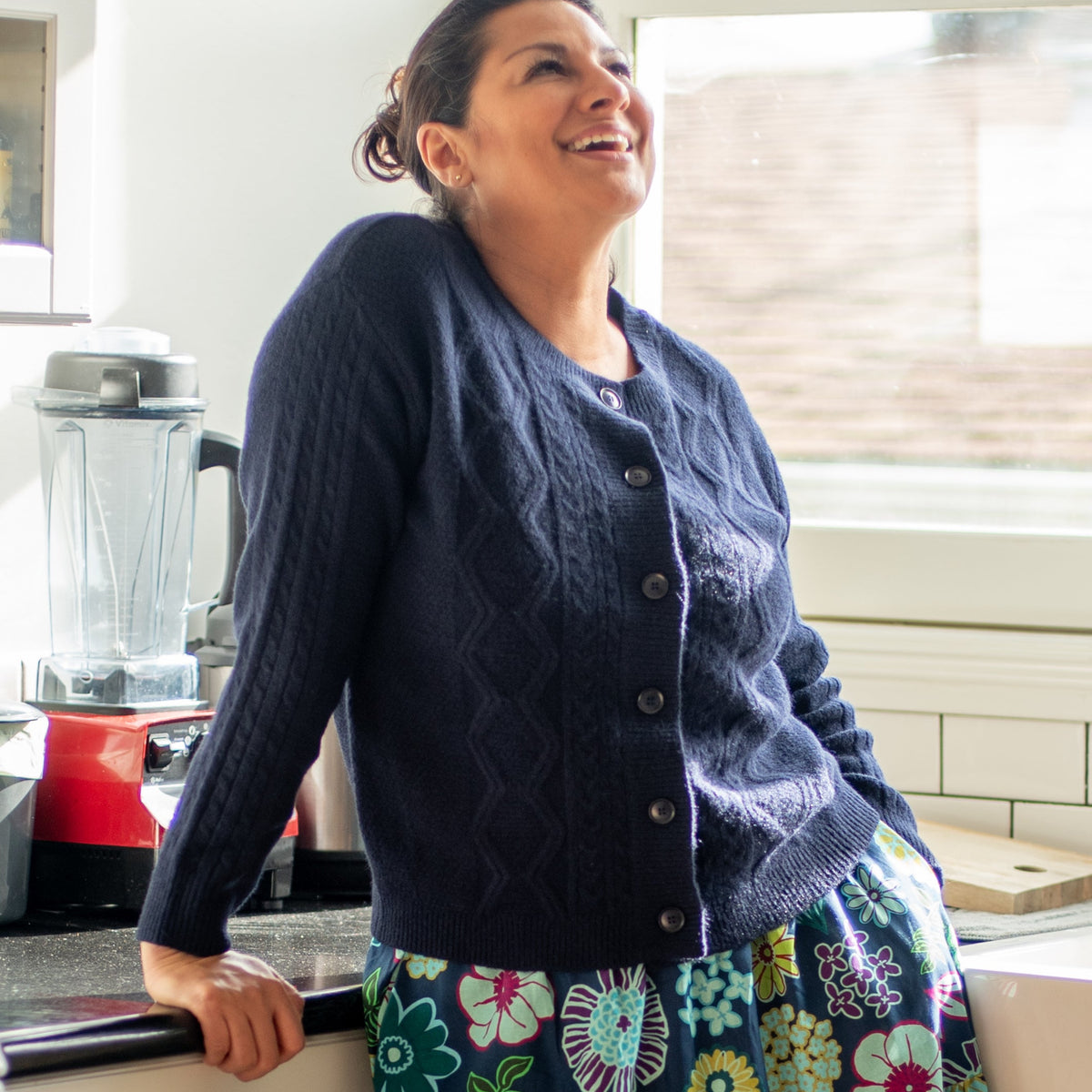 EMMA cardigan Navy – Lesley Evers